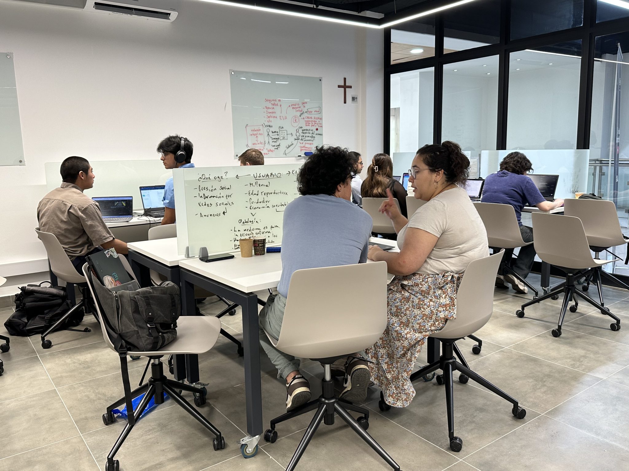 Innovación y cuidado: la historia de Estefanía Rojas en la primera Hackathon UAH – Facultad de ...